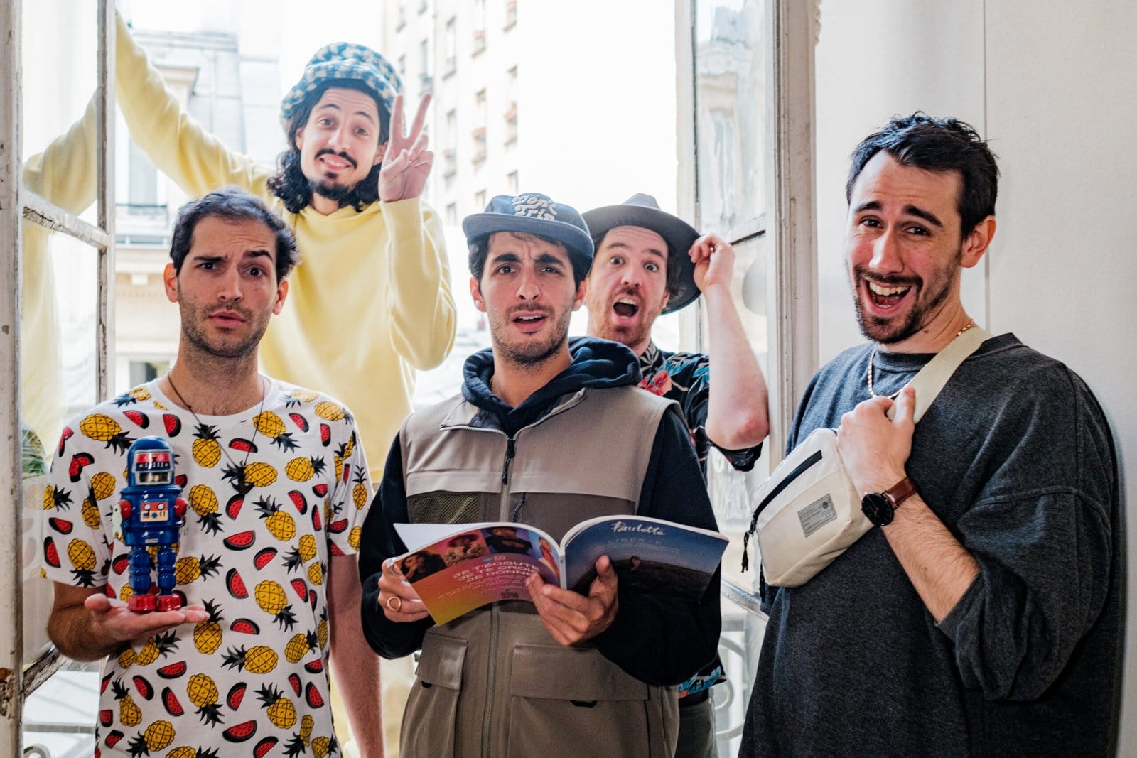 Clay And Friends, la rivière qui devient une mer puis un océan